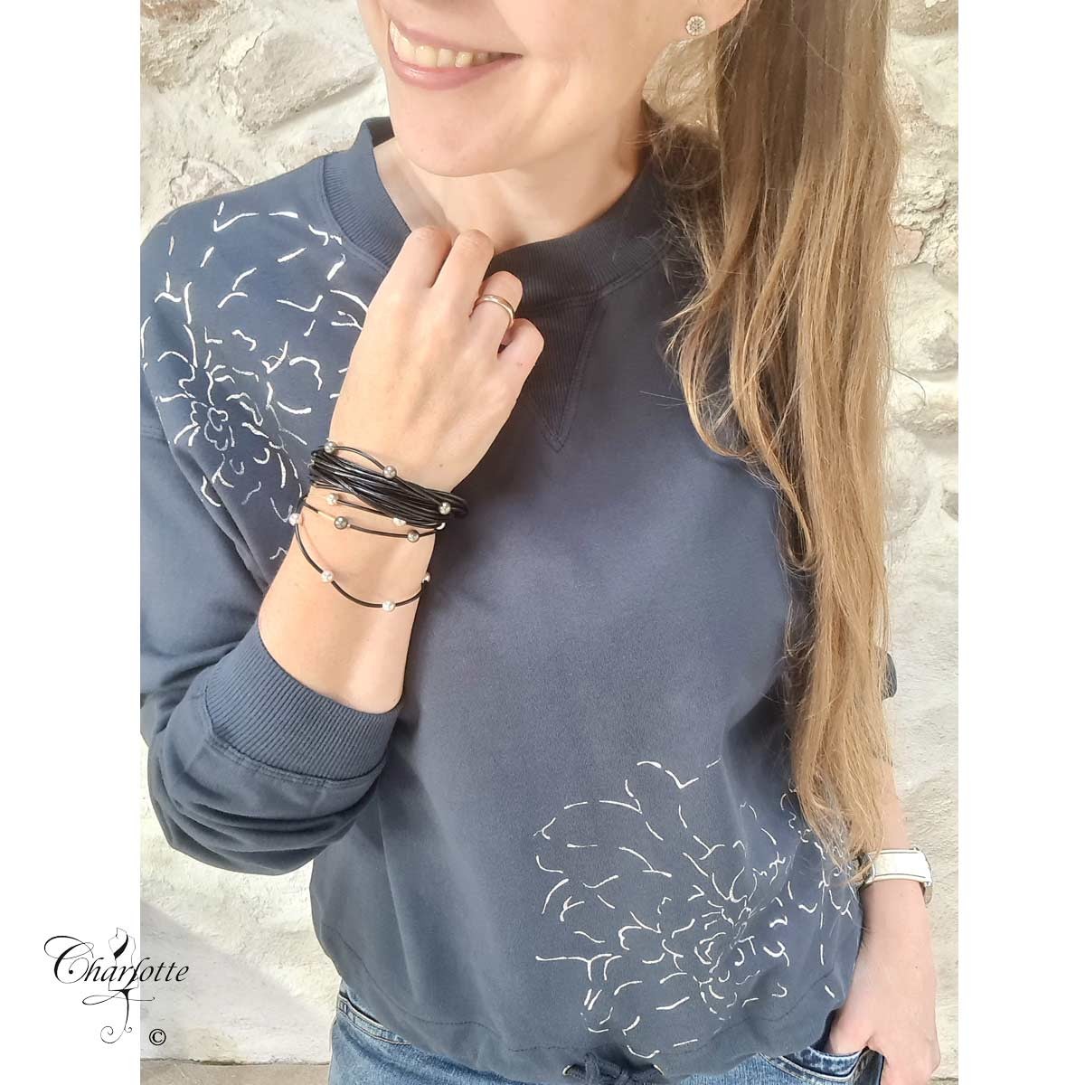 Lækker blød sweatshirt fra Ofelia med metal-tryk foran